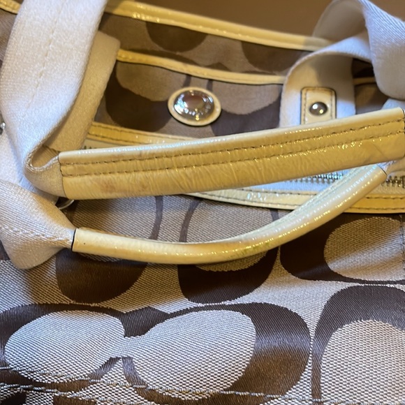 Coach | Bags | Coach Daisy Khaki Brown White Yellow Signature Canvas ...